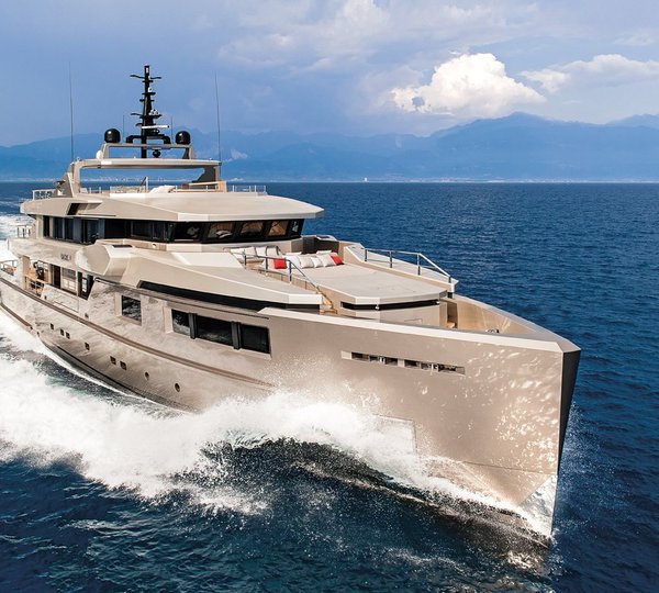 MAVERICK Yacht Charter Details, Admiral Tecnomar | CHARTERWORLD Luxury ...